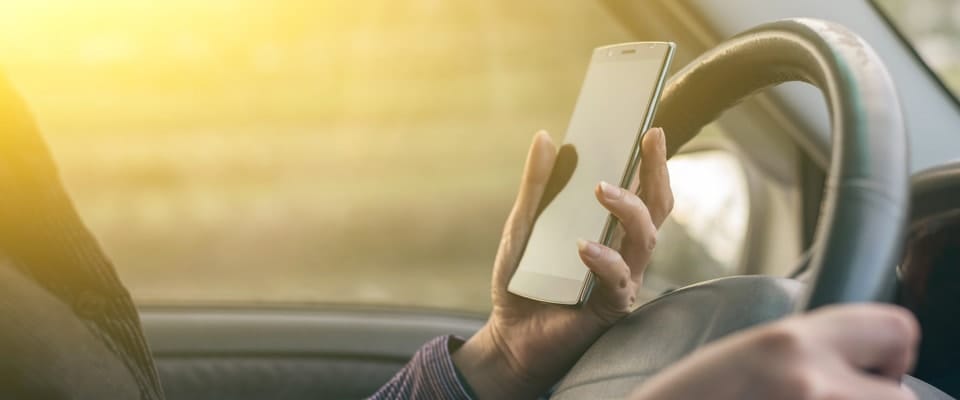 Distracted Driving Statistics : The Facts About Texting and Driving